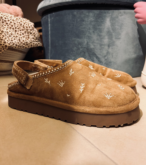 ZARA papuče / UGG style sa cvetićima