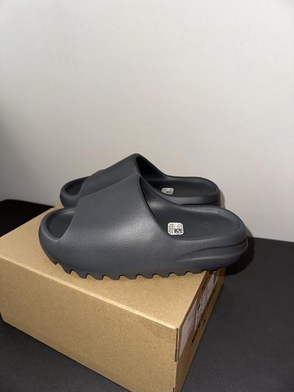 Adidas Yeezy Slides Papuče Nove