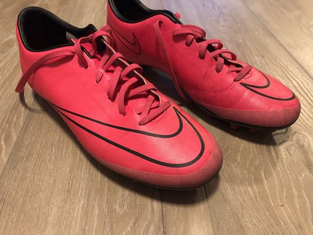 Kopačke Nike Mercurial br. 43, veštačka trava