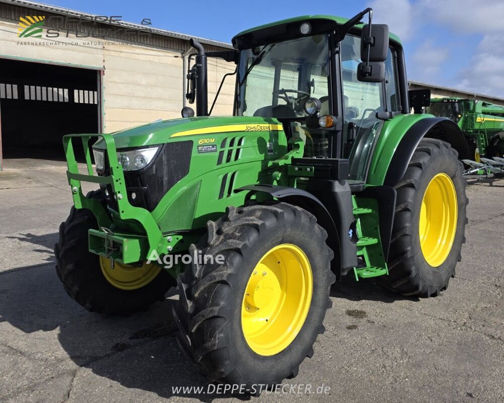 John Deere 6110M ohne Frontladerschwinge traktor točkaš