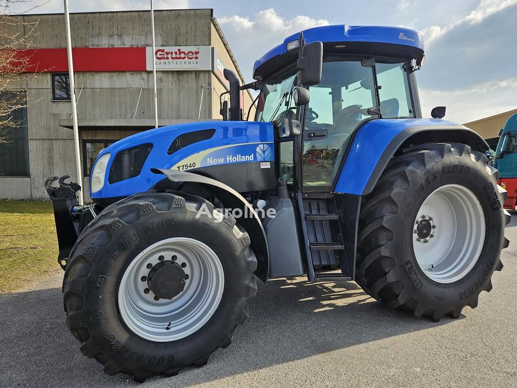 New Holland T 7540 traktor točkaš