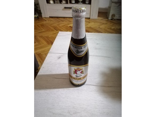 Flaša od piva Premium pivo (puna)