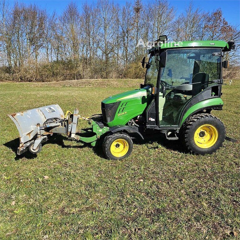 Prodaje se John Deere 2026 R mini traktor na aukciji