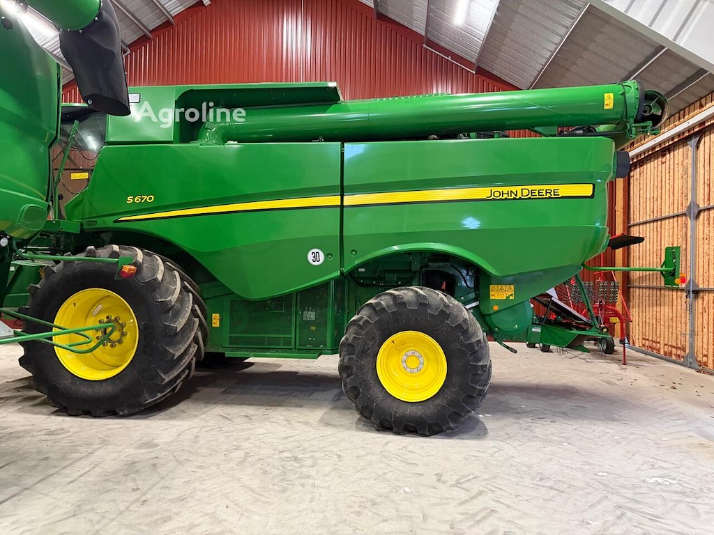 John Deere S670 kombajn za žito