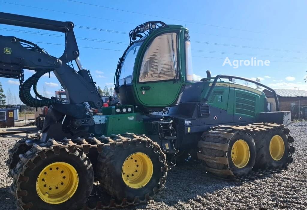 John Deere 1170 G harvester