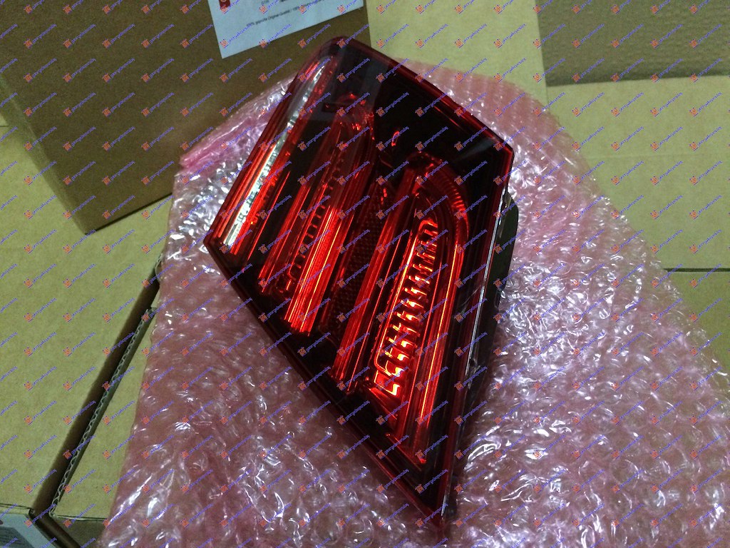 STOP LAMPA UNUTRASNJA CELA LED (CRNO KUCISTE) (ULO) Desna str. MERCEDES E CLASS 2013-2016 (W212) (OEM: 2129061003, 2129061203, A2129061003)