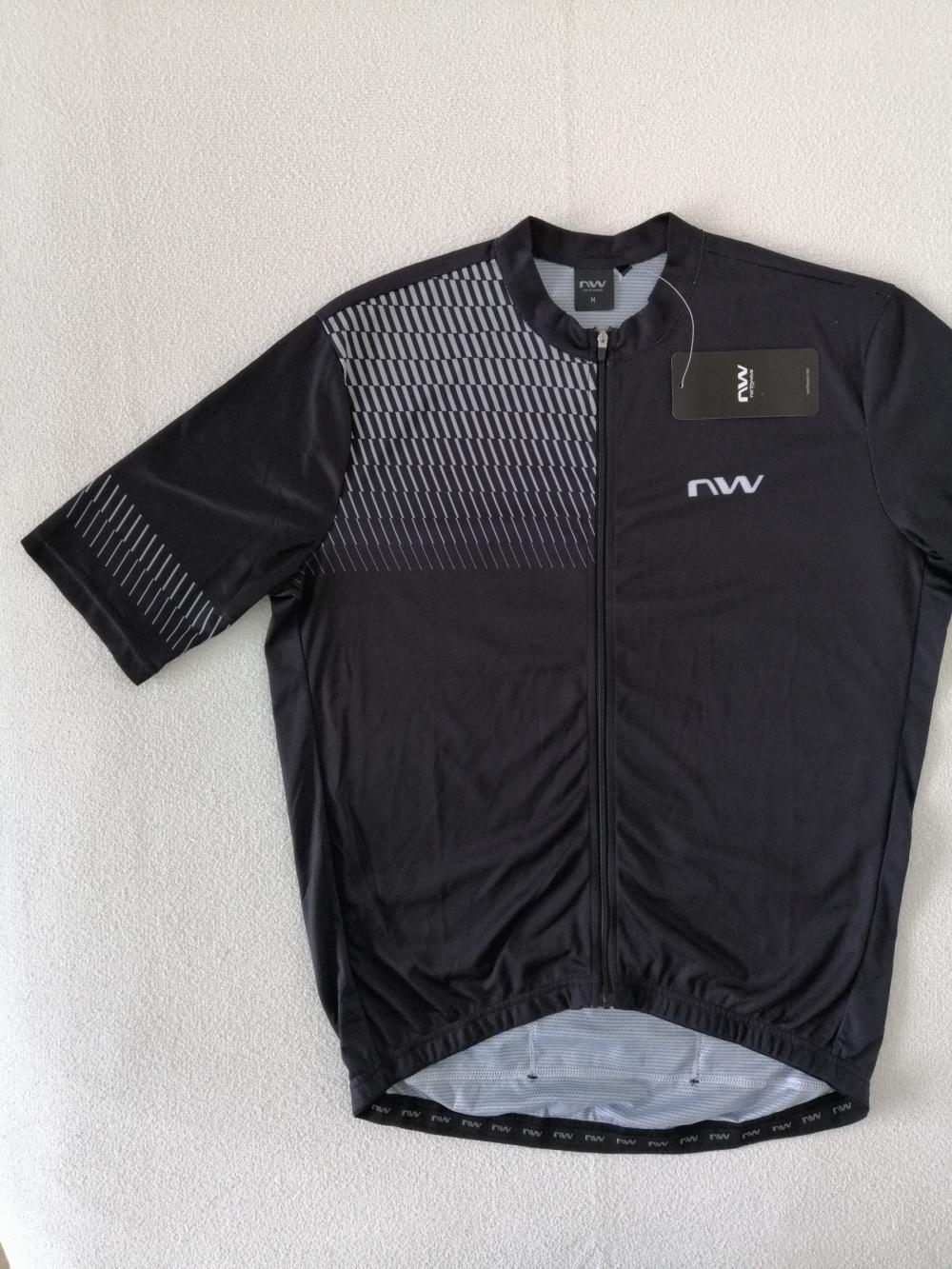 Dres North Wave ORIGIN crne boje, NOV SA ETIKETOM