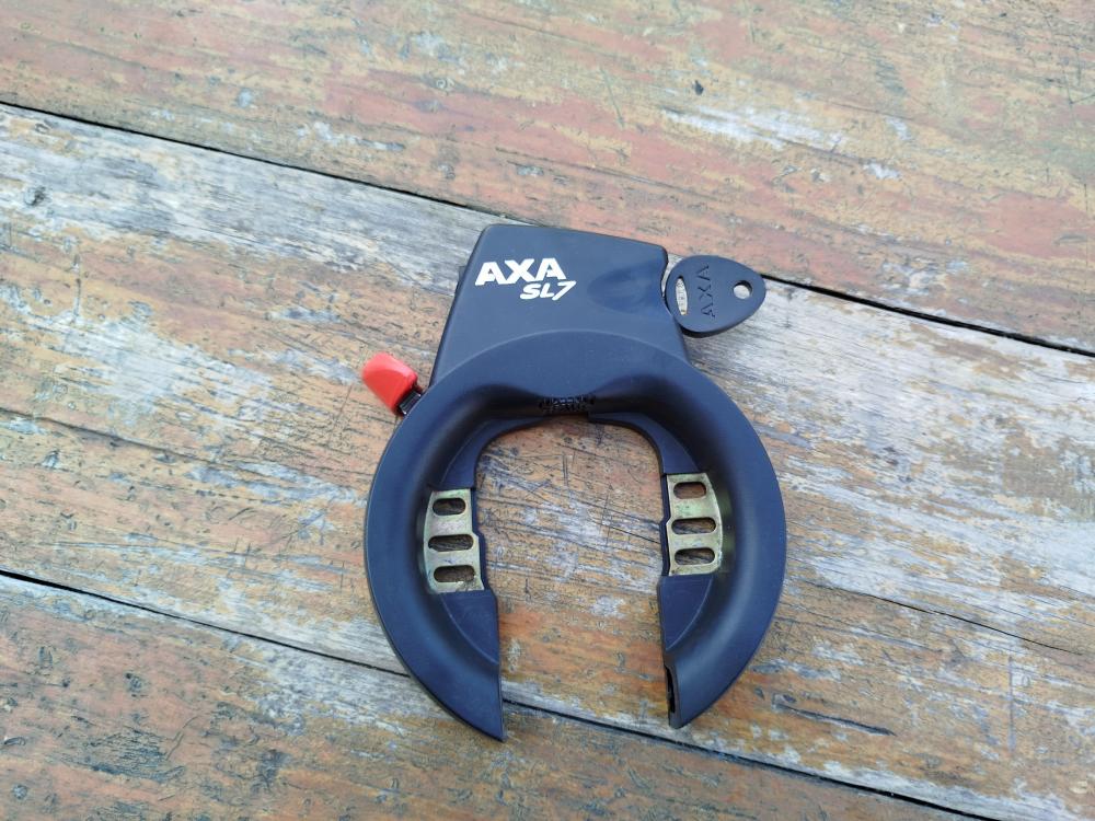 AXA SL7 potkovica brava na kljuc