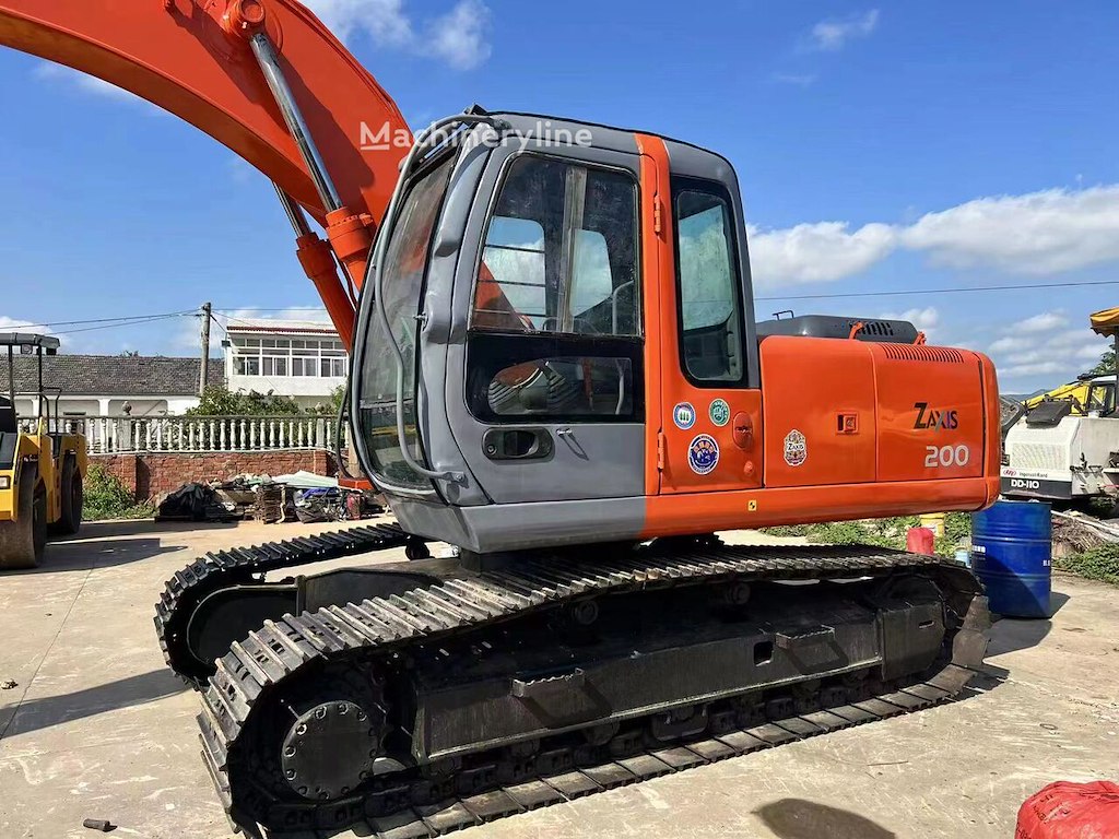 Hitachi ZX200 bager guseničar