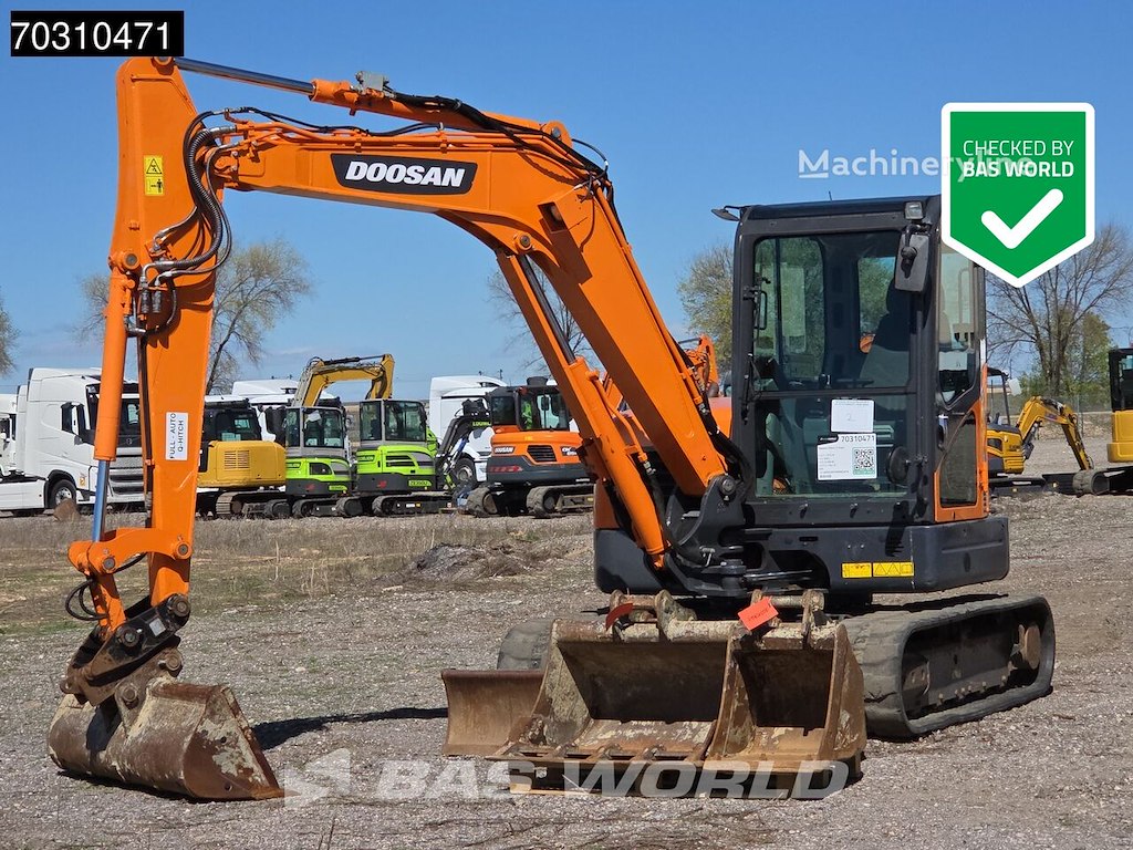 Doosan DX63-3 A/C - 3 Cucharas mini bager