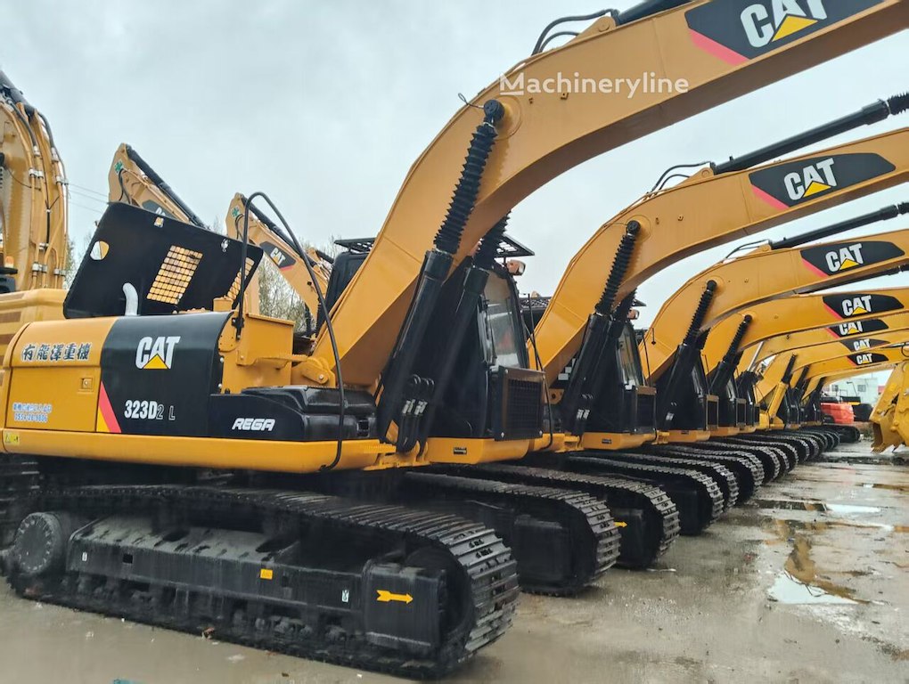 Caterpillar 323D2L bager guseničar