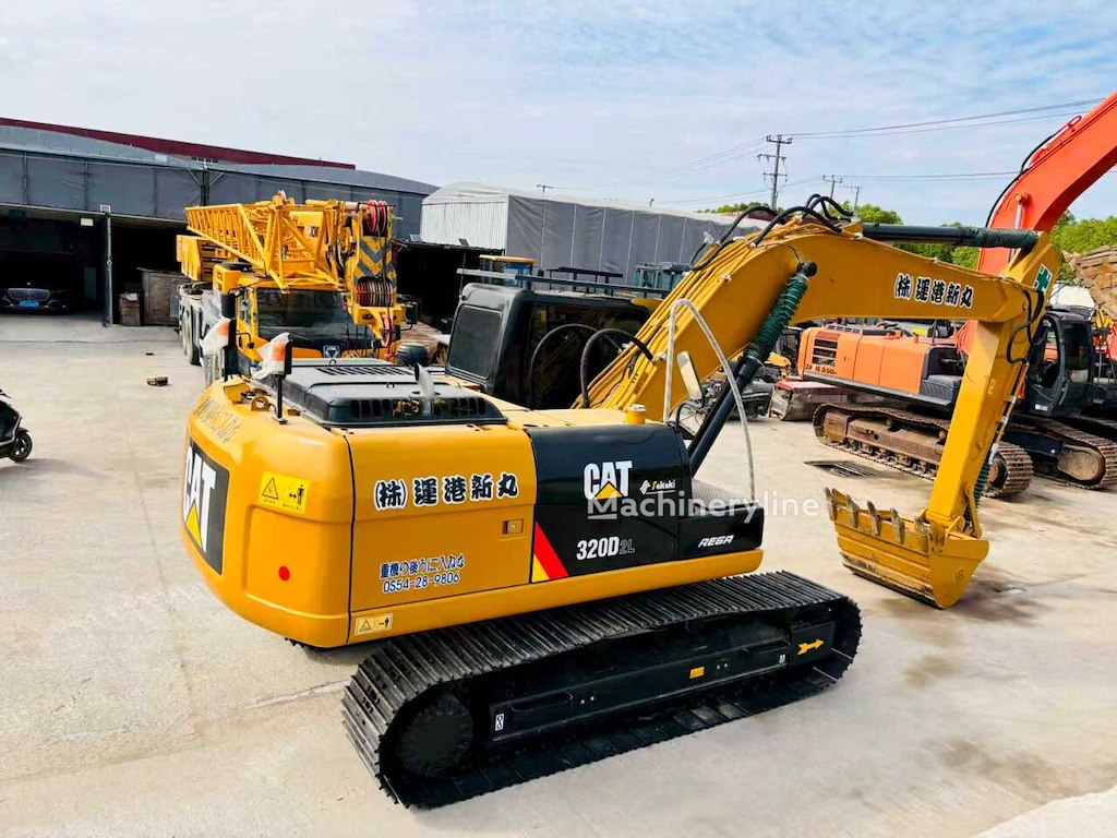 Caterpillar 320D2L bager guseničar