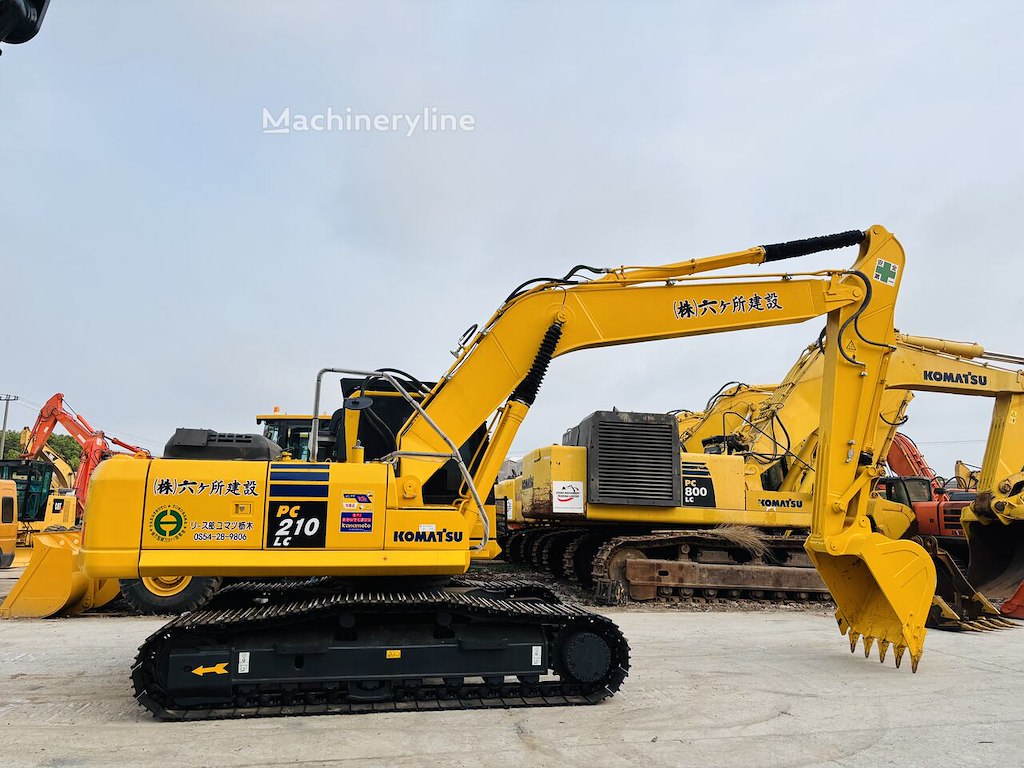 Komatsu PC210-8 bager guseničar