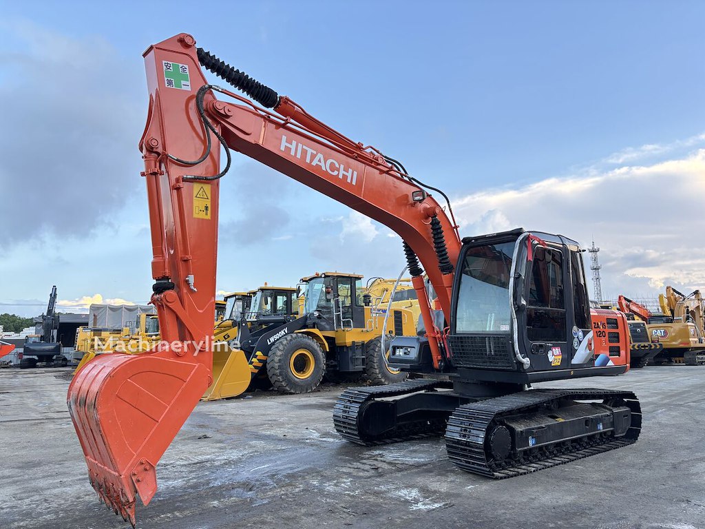 Hitachi ZX120 bager guseničar