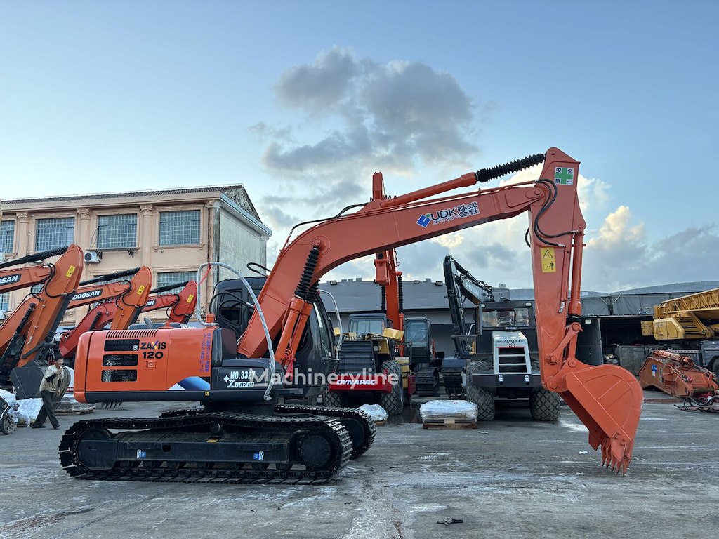 Hitachi ZX120 bager guseničar
