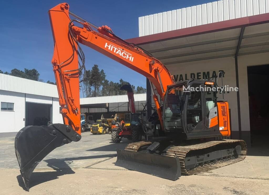 Hitachi ZX 135 US-6 bager guseničar