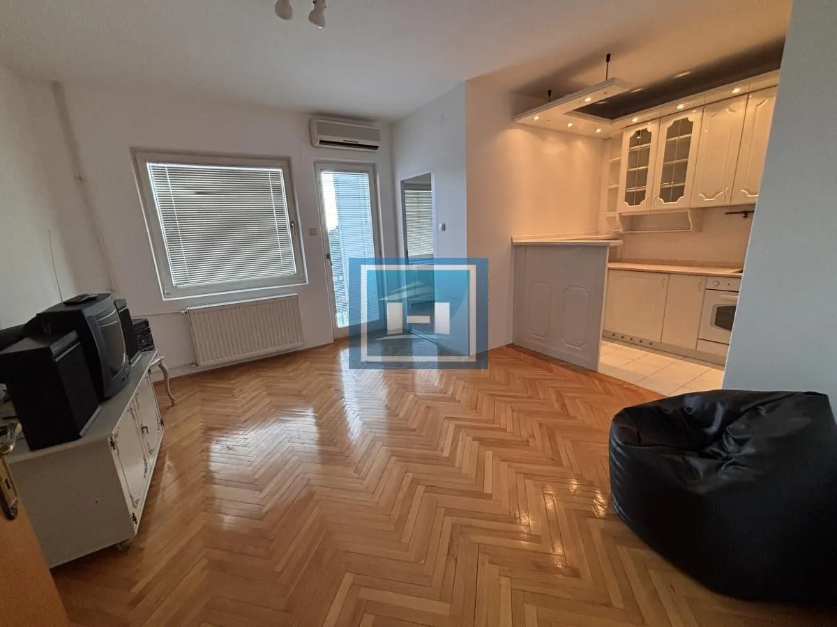Izdavanje, jednosoban stan, 35m², Sarina Medja, Jagodina