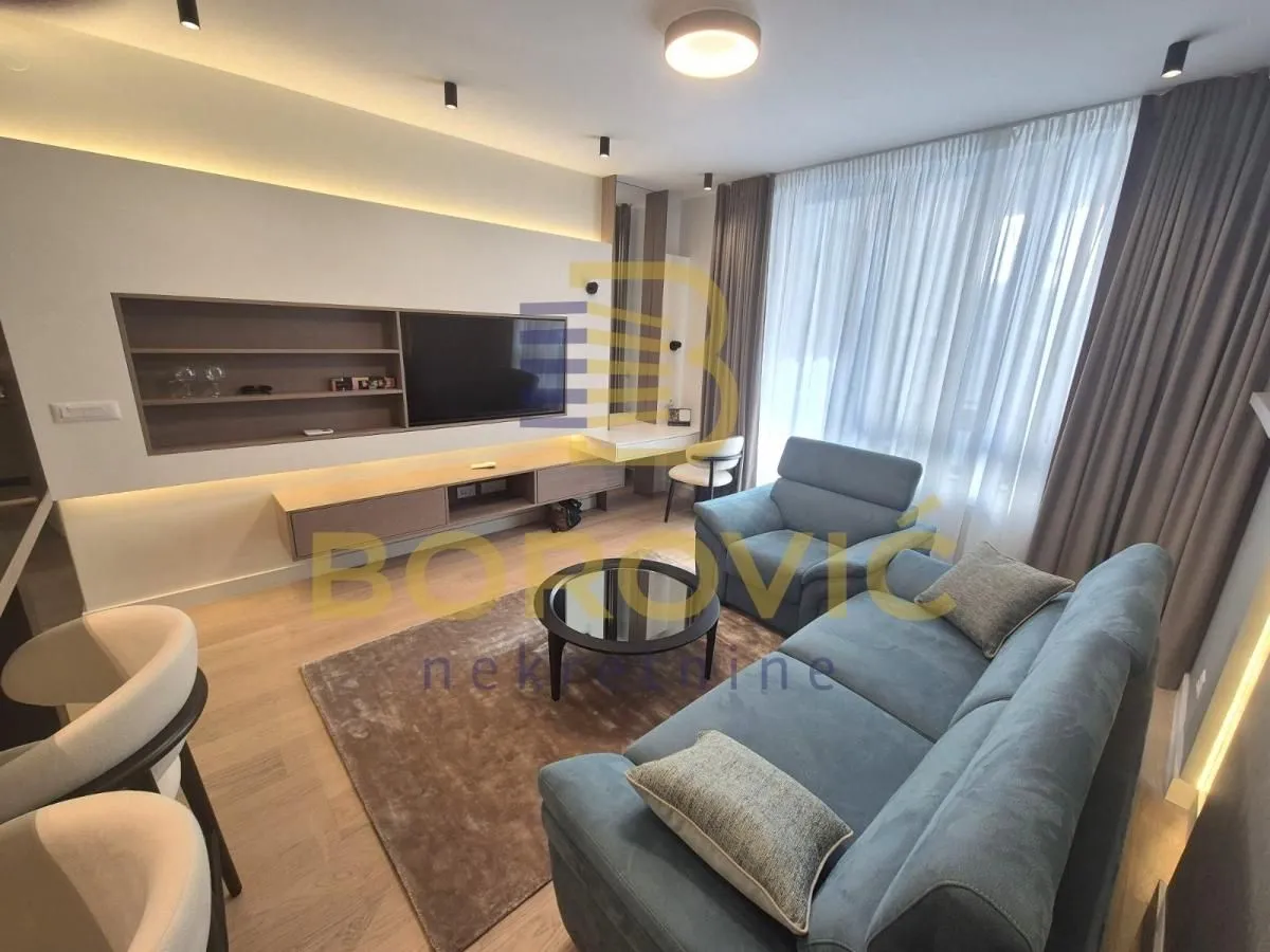 Izdavanje, dvosoban stan, 56m², Savski Venac, Beograd