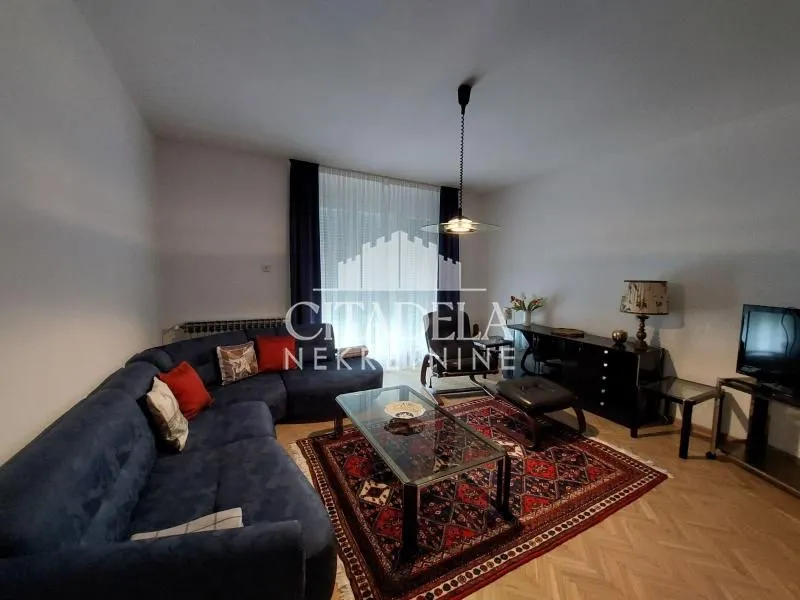 Izdavanje, trosoban stan, 75m², Savski Venac, Beograd