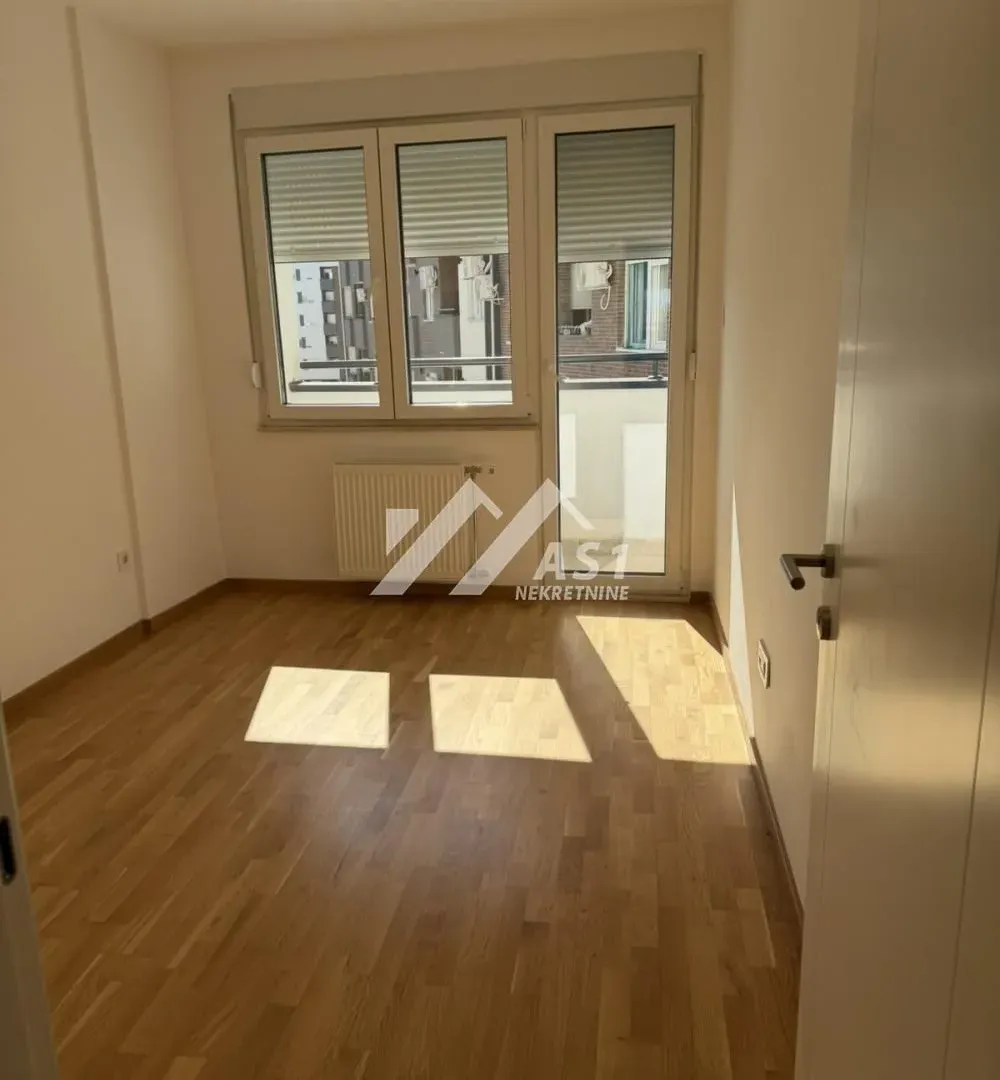 Izdavanje, trosoban stan, 63m², Avijatičarsko naselje, Novi Sad Sve Podlokacije