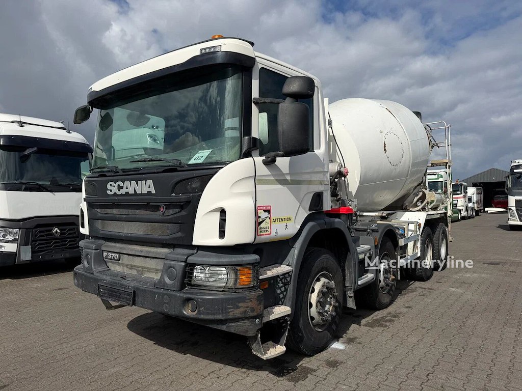 Scania P370 8X4 Euro 6 9 M3 Liebherr kamion s mešalicom za beton