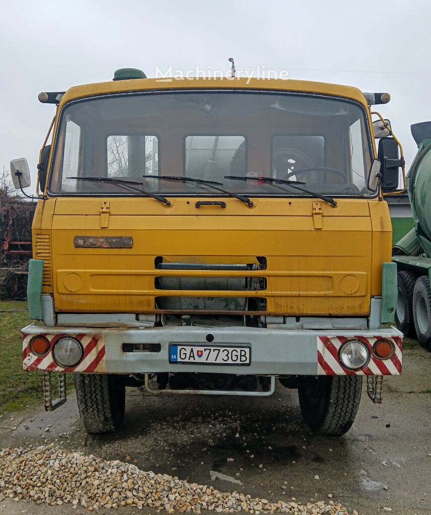 Tatra T815 kamion s mešalicom za beton
