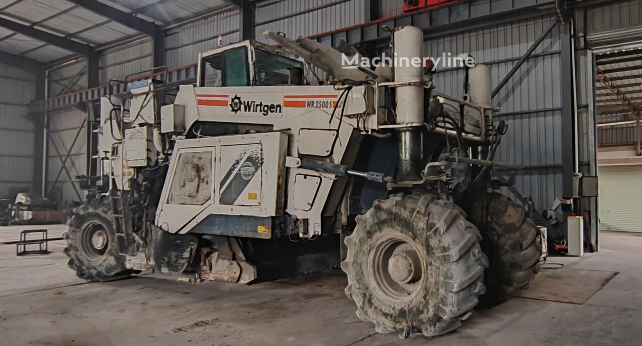 Wirtgen WR2500 stabilizator tla