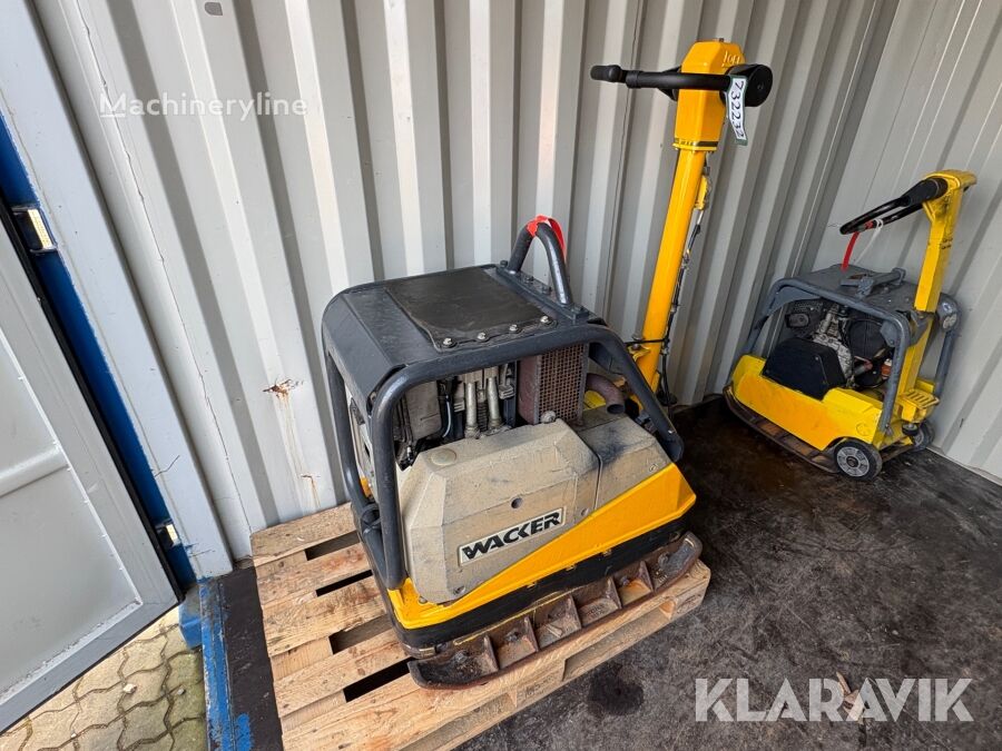 Prodaje se Wacker Neuson DPU-6055 vibro ploču na aukciji