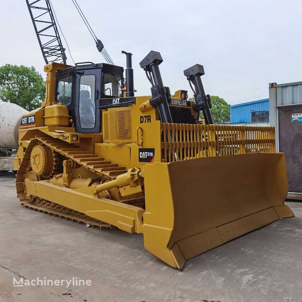 Caterpillar D7R buldožer