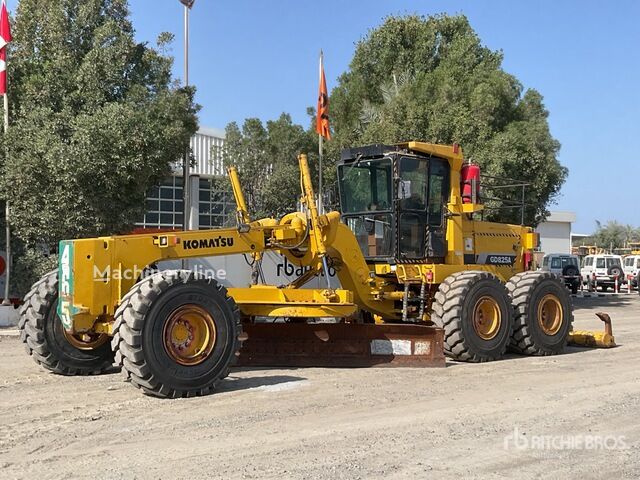 Prodaje se Komatsu GD825A-2 grejder na aukciji