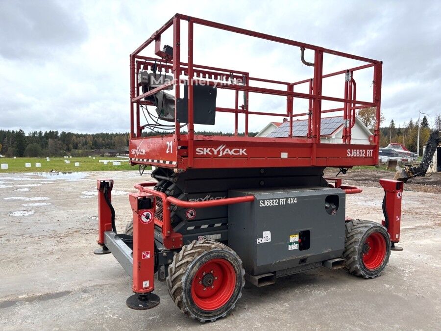 Skyjack SJ 6832RT makazasta platforma