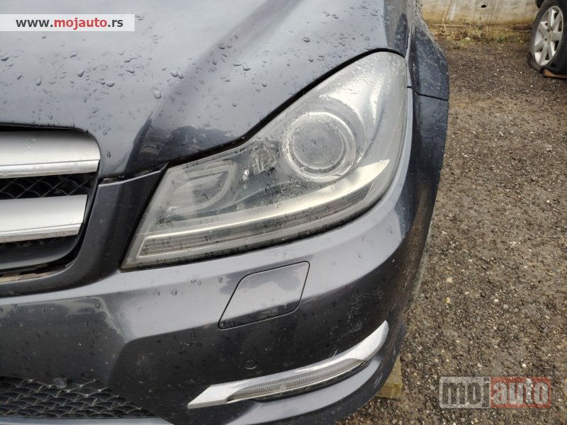 Mercedes C klasa W204 facelift levi far