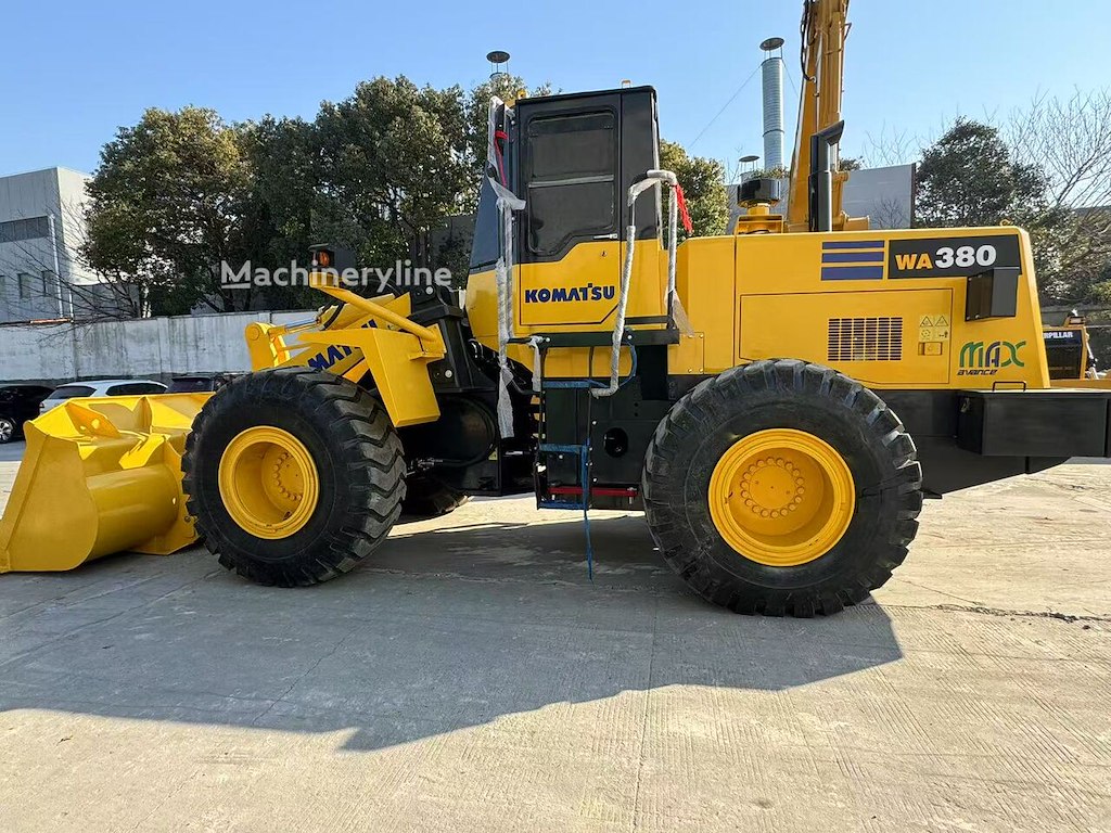 Komatsu WA380-3 prednji utovarivač