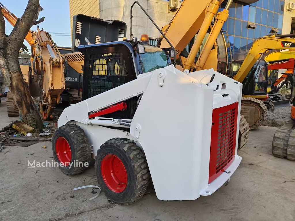 Bobcat S330 mini utovarivač