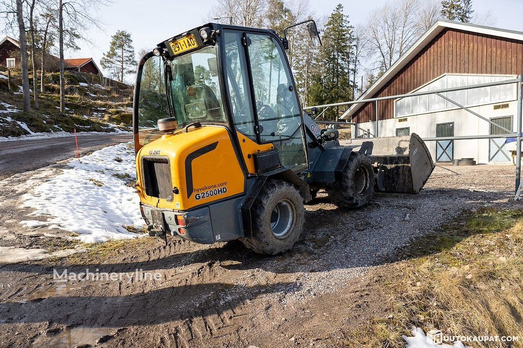 Prodaje se Giant 2500HD with heated cab, 2021, Helsinki multifunkcionalni utovarivač na aukciji