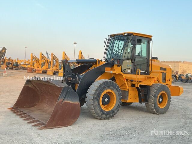 Prodaje se JCB 440-4LC prednji utovarivač na aukciji