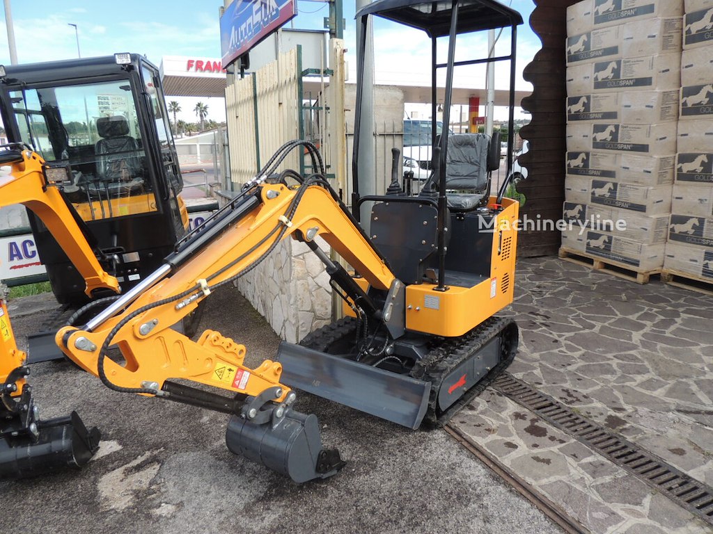 Novi AlmaCrawler HT10 mini utovarivač guseničar