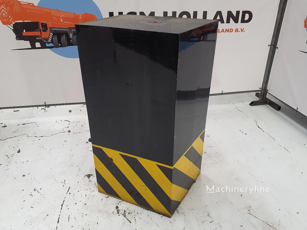Liebherr SK 488 counterweight 3T protivteža pokretne dizalice