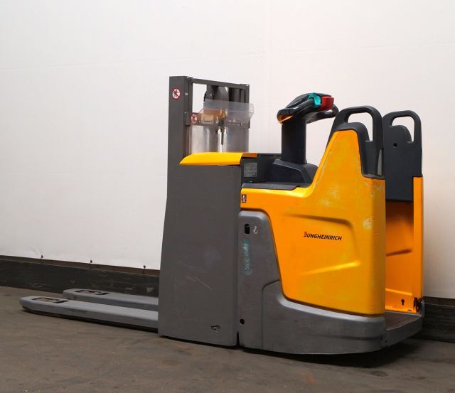 Jungheinrich ERD220 viljuškar za komisioniranje