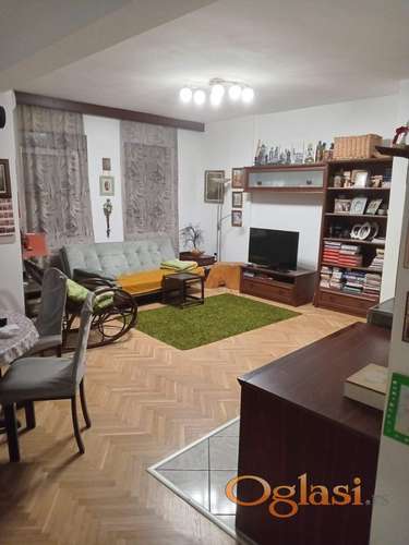 TOP LOKACIJA- Trosoban stan 61m² u srcu Novog Sada- Kisačka ulica