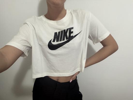 Nike original bela crop majica S