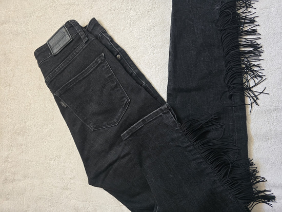    Levis farmerice    kao NOVE, 27