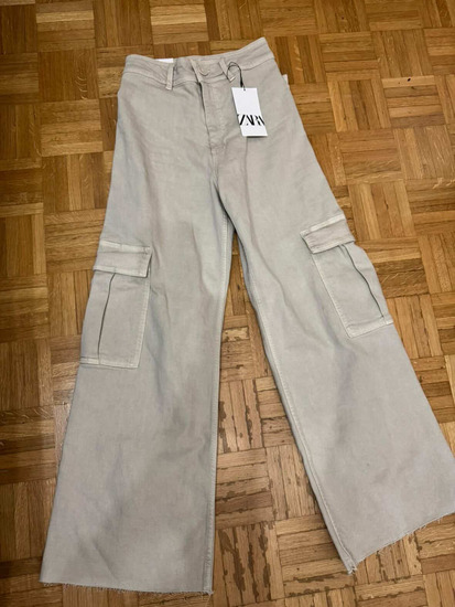 Zara kargo pantalone
