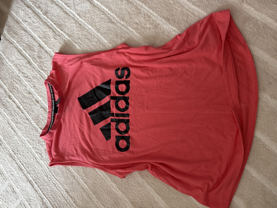 Adidas majica bez ostecenja