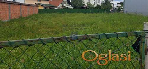 503m2, Plac na Adicama