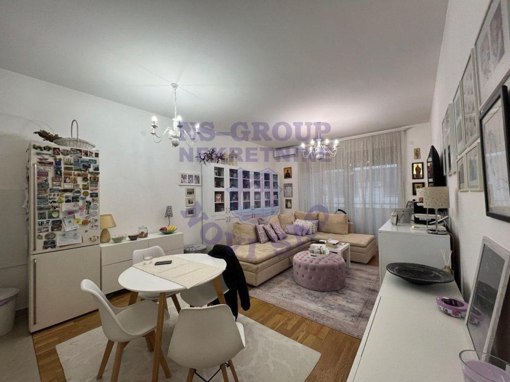 Trosoban stan na prodaju, 77m2, 233.000€