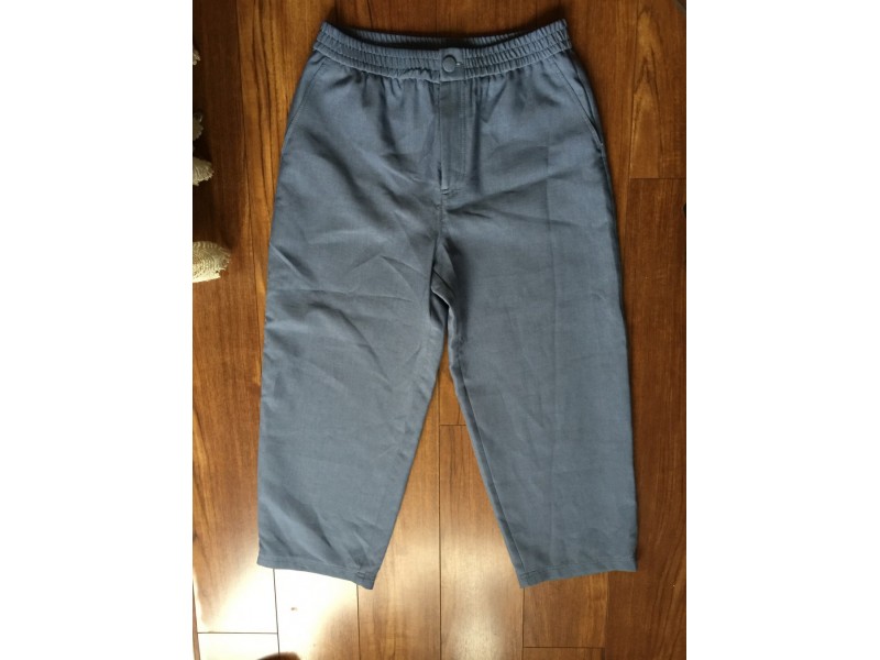 ZARA kapri pantalone L NOVE