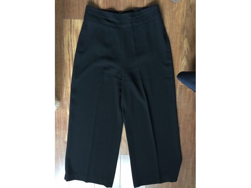 ZARA pantalone M KAO NOVE