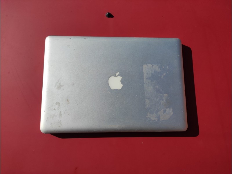 MacBook Pro za delove