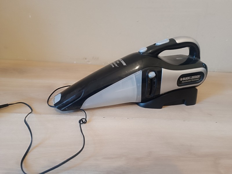 black & decker rucni usisivac